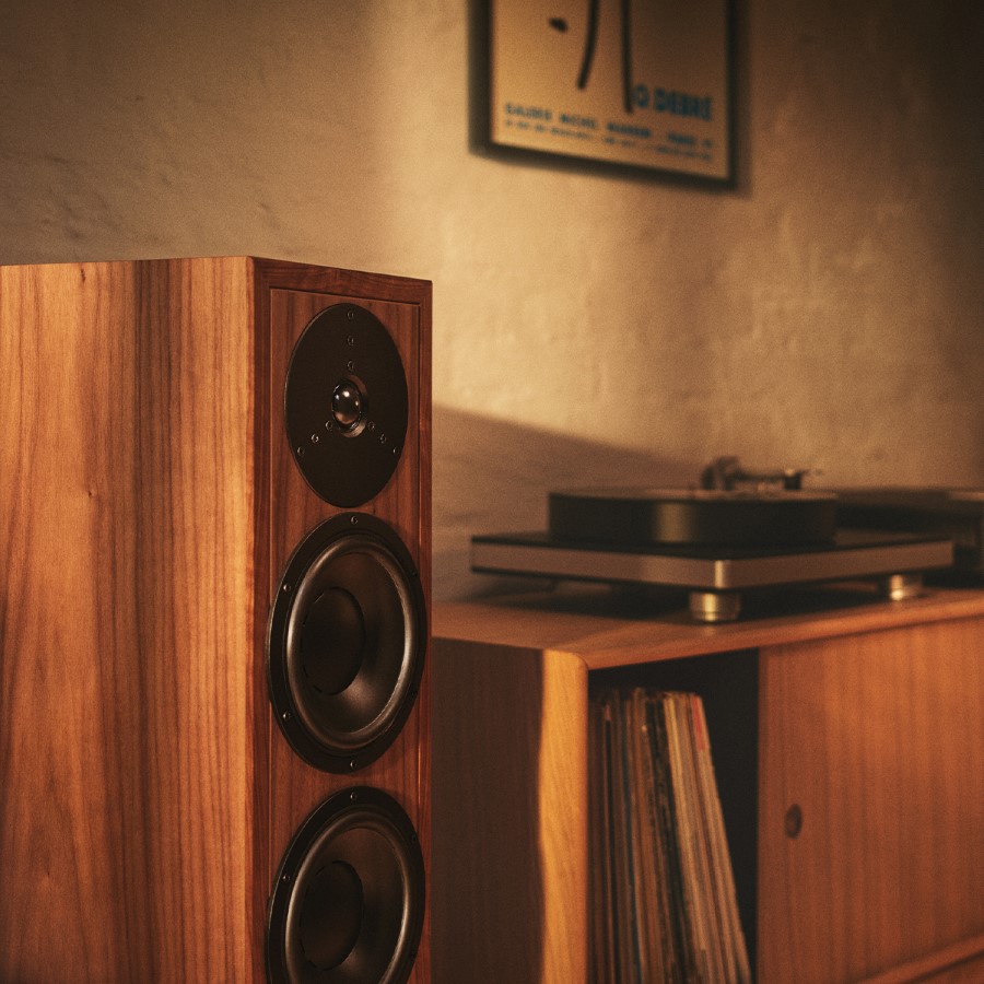 Dynaudio Contour Legacy Speakers - Analogue Seduction