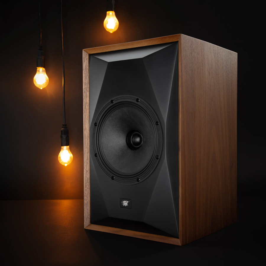 MoFi Electronics SourcePoint 8 Speakers - Analogue Seduction