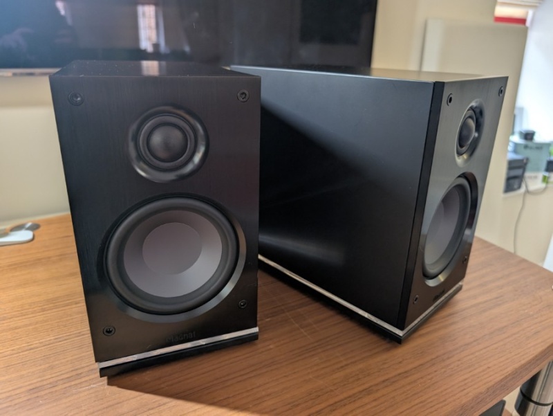 Magnat Signature Edelstein Bookshelf Speakers - Ex Demo - Analogue ...