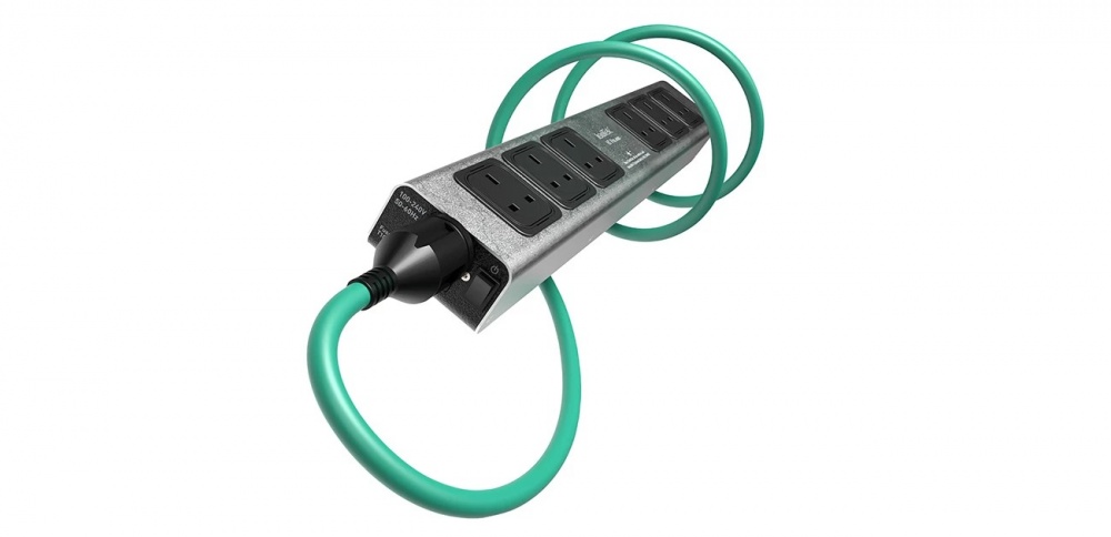 IsoTek V5 Polaris 6 Way Power Line Cleaner - Analogue Seduction