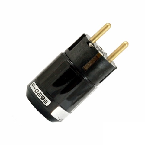 Oyaide P-029e Brass Schuko Plug - Analogue Seduction