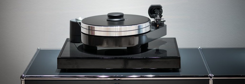Pro-Ject RPM-9 Carbon Turntable - Analogue Seduction